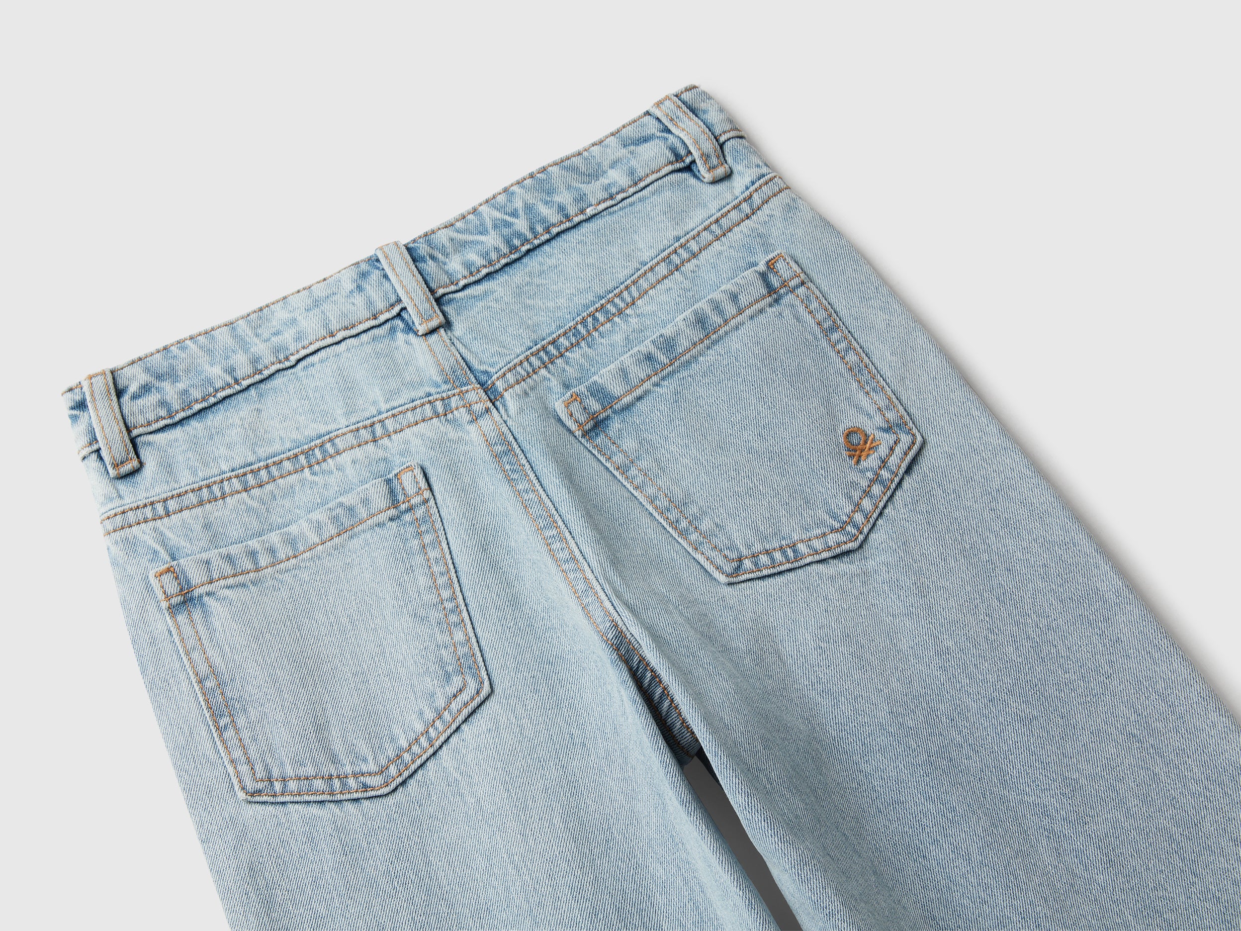 Straight jeans with cuffs